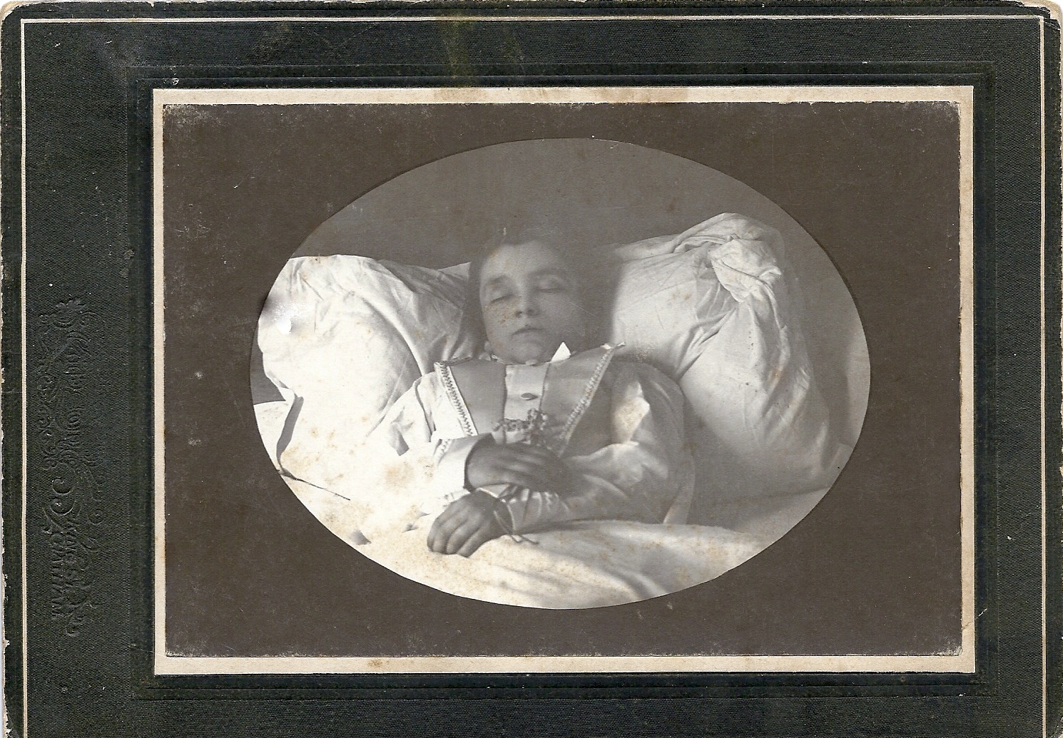 Real Victorian Death Photos Explained - Passion for Genealogy